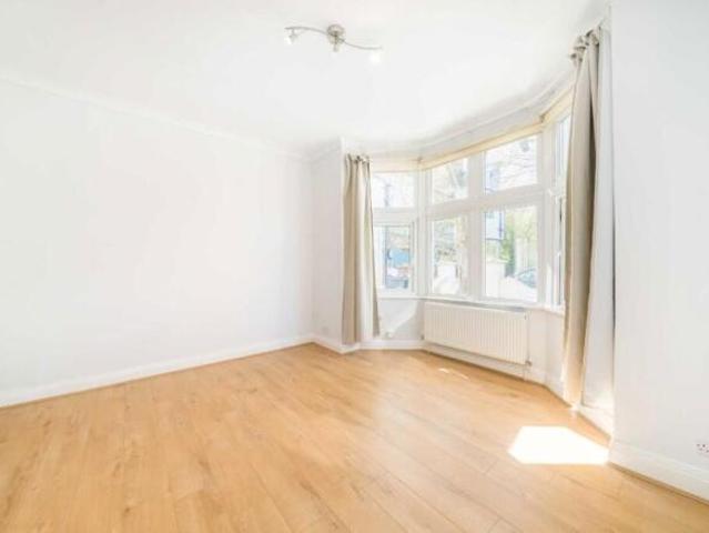 1 bedroom flat for rent in Boston Manor Road, Brentford, TW8