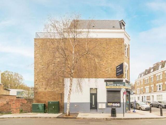 1 bedroom flat for rent in Boscombe Road, Shepherds Bush, W12