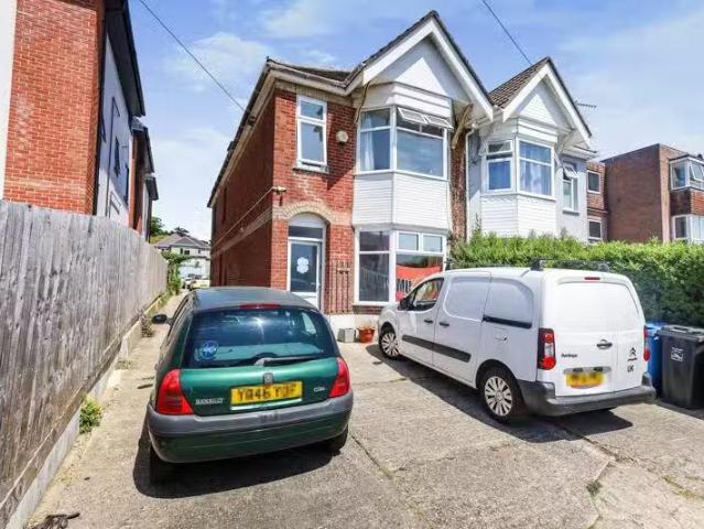 1 bedroom flat for rent in Bournemouth Road, Poole,, BH14