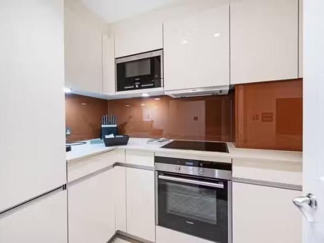 1 bedroom flat for rent in Bow Lane, St Pauls, London, EC4M