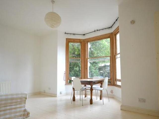 1 Bedroom Flat For Rent In Bowes Park, London