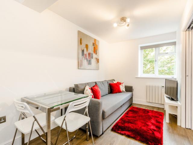 1 Bedroom Flat for Rent in Bowmans Mews | Foxtons