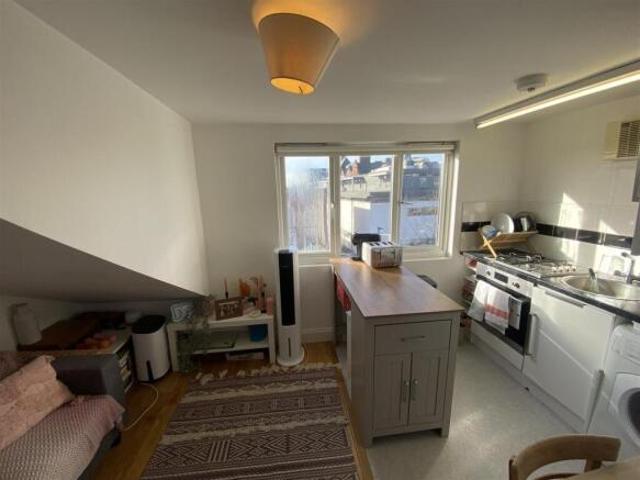 1 bedroom flat for rent in Blackstock Road, Finsbury Park, N4