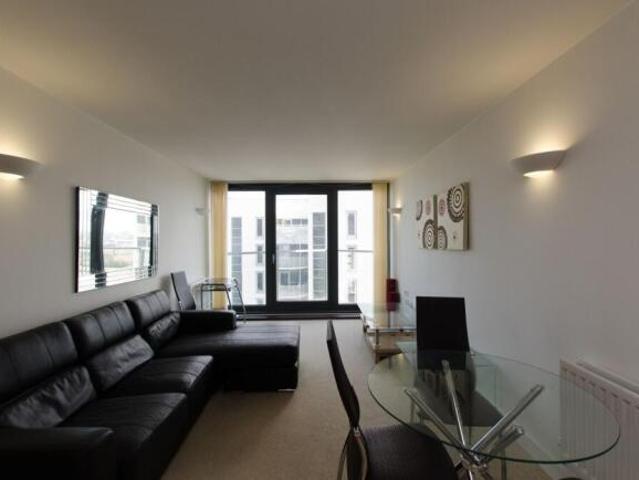 1 bedroom flat for rent in Blackwall Way, Canary Wharf, London, E14