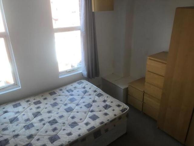 1 bedroom flat for rent in Blenheim Square, Leeds, LS2