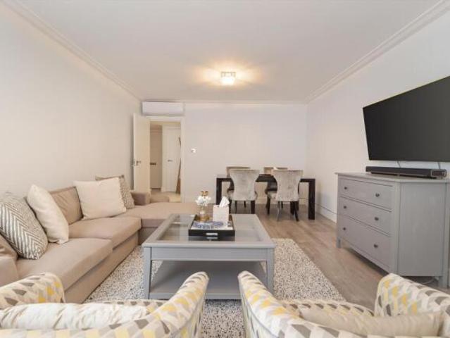 1 bedroom flat for rent in Blythe Road, London W14