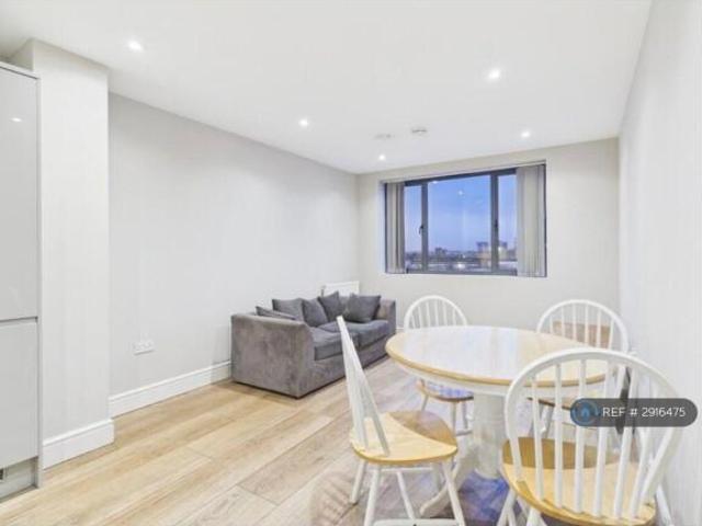 1 bedroom flat for rent in Bmw House, Slough, SL2