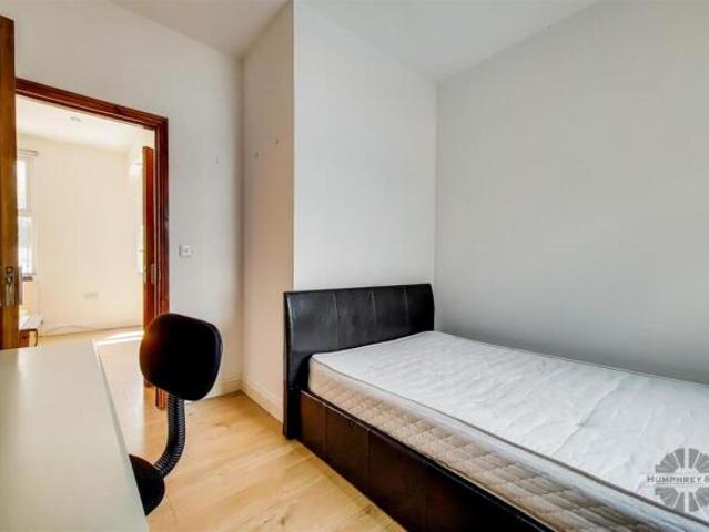 1 bedroom flat for rent in Broad Lane, Tottenaham, N15 4DW, N15