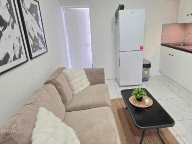 1 bedroom flat for rent in Broadfield Road, Manchester, M14