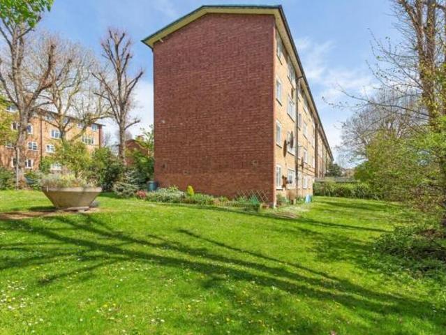 1 bedroom flat for rent in Broadhurst Gardens, London, NW6