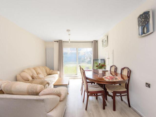 1 bedroom flat for rent in Broadhead Strand, Edgware, London, NW9