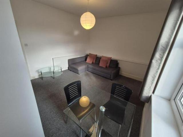 1 bedroom flat for rent in Broadstone Road, Stockport, SK5