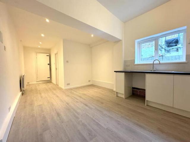 1 bedroom flat for rent in Brockley Road, SE4