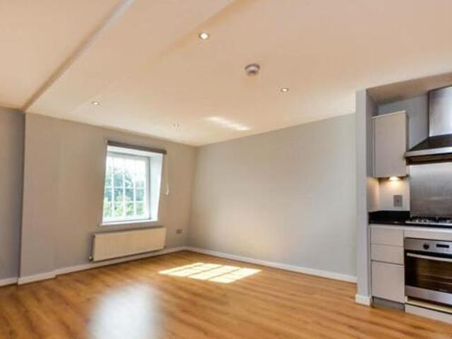 1 Bedroom Flat For Rent In Bromley North, Bromley
