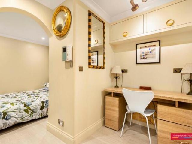 1 bedroom flat for rent in Brompton Park Crescent, London, SW6