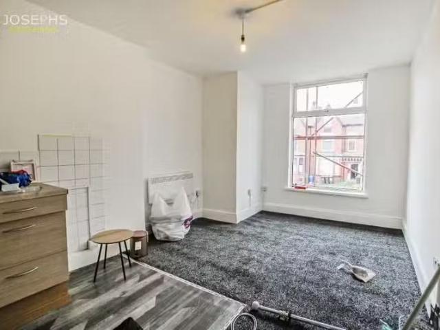 1 bedroom flat for rent in Bromwich Street, Bolton, Greater Ma.