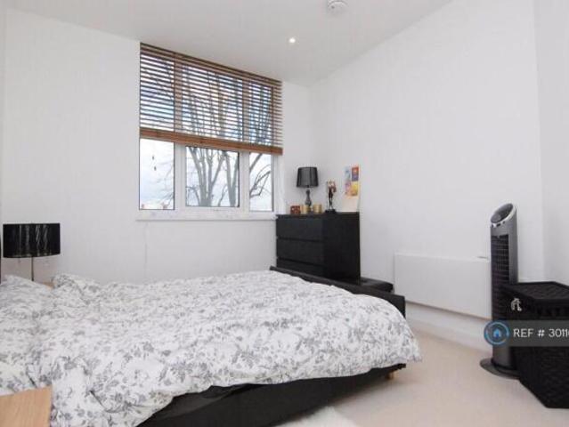 1 bedroom flat for rent in Bromyard Avenue, Acton, W3