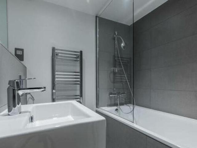 1 Bedroom Flat For Rent In Brook Green, London