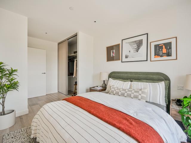 1 Bedroom Flat for Rent in Brooke Road | Foxtons