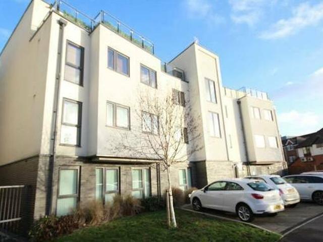 1 bedroom flat for rent in Bradfield Close GU22