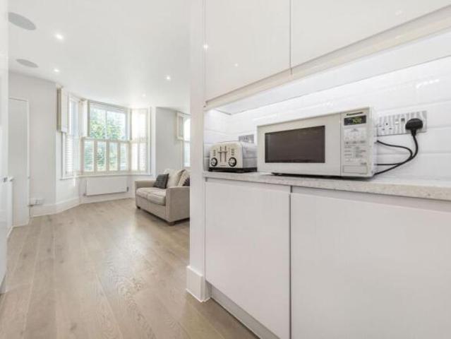 1 bedroom flat for rent in Bramber Road, Barons Court, London, W14
