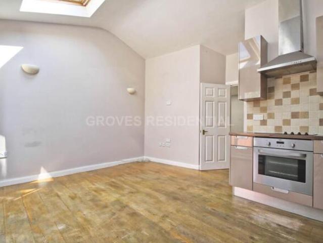 1 bedroom flat for rent in Brewster Place, Kingston Upon Thames, KT1