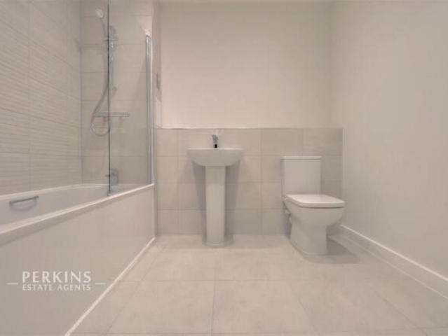 1 bedroom flat for rent in Brentford, TW8