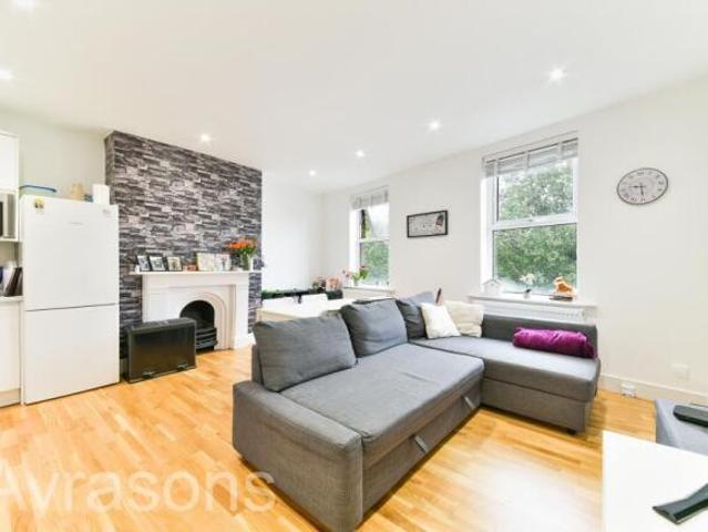 1 bedroom flat for rent in Brixton Road, Oval, SW9