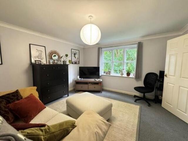1 bedroom flat for rent in Briarswood Southampton SO16 6GD, SO16