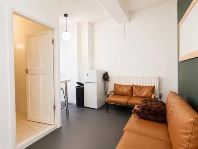 1 bedroom flat for rent in Brick Lane, London, E1
