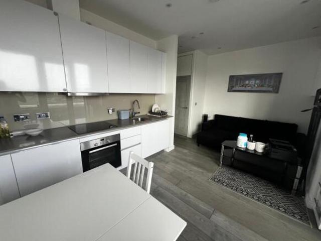1 bedroom flat for rent in Brickfield Court, Bath Road, Slough, SL1