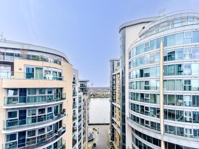 1 Bedroom Flat for Rent in Bridges Court Road | Foxtons