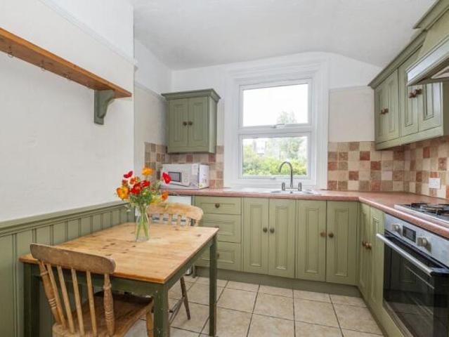 1 bedroom flat for rent in Brightwell Crescent, SW17