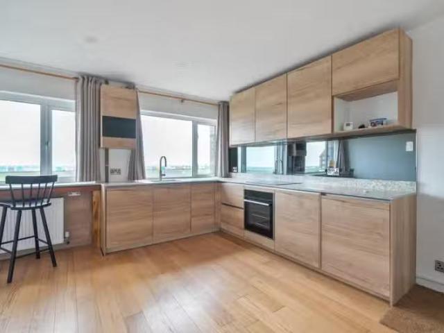 1 bedroom flat for rent in Brighton Road, Lancing, West Susint.