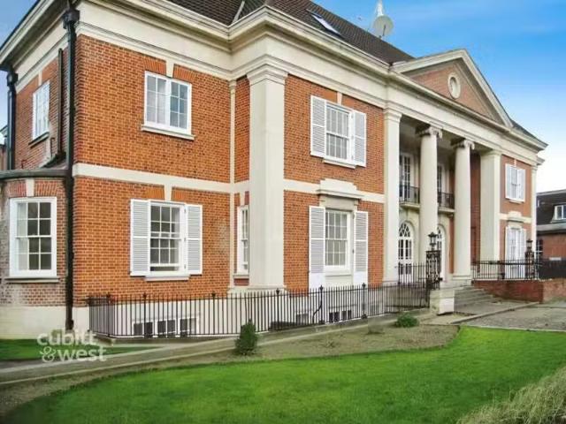 1 bedroom flat for rent in Brighton Road, Purley CR8