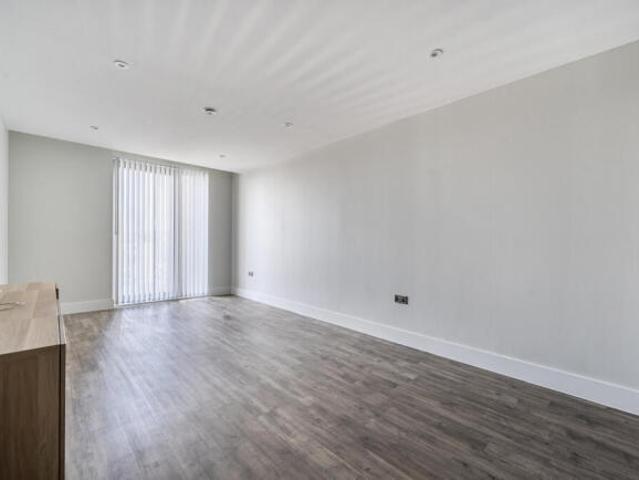 2 bedroom flat for rent in Brighton Road, Worthing, West Sussex, BN11