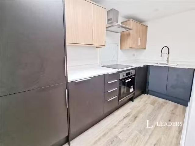 1 bedroom flat for rent in Brighton Square, Brighton, East Sus.