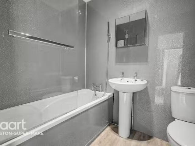 1 bedroom flat for rent in Bristol Road Lower, Weston super ma.