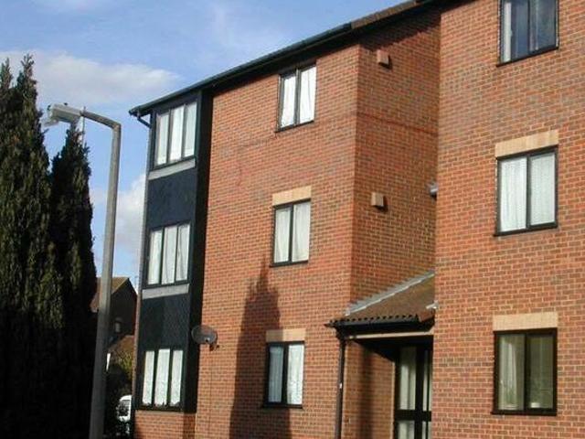 1 bedroom flat for rent in Bruce Close Cippenham SL1