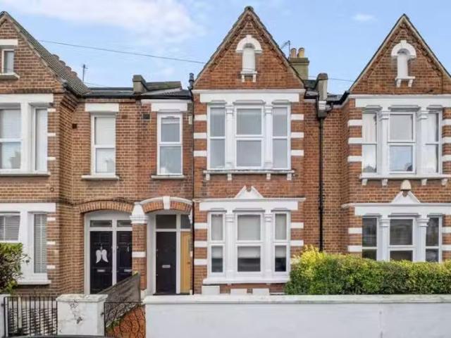 1 bedroom flat for rent in Bruce Road, Tooting, CR4
