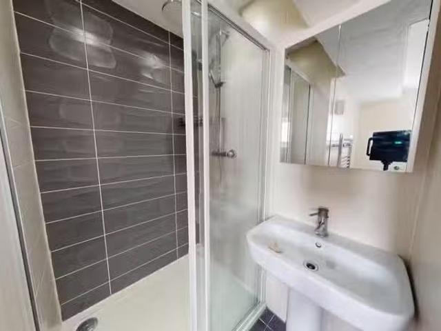 1 bedroom flat for rent in Brunswick Place, Hove, BN3