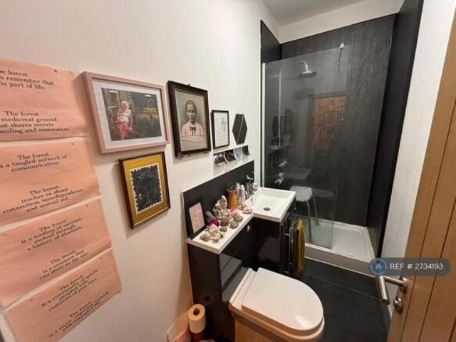 1 bedroom flat for rent in Buckingham Mount, Leeds, LS6