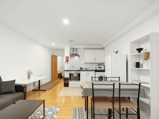 1 Bedroom Flat For Rent In Burdett Road