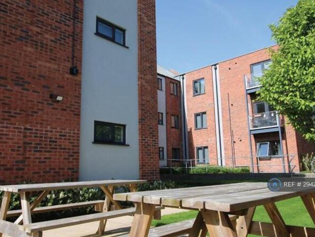 1 bedroom flat for rent in Burgess Road, Leicester, LE2