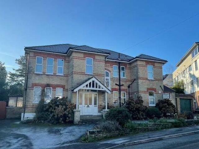 1 bedroom flat for rent in Burnaby Road Bournemouth Dorset BH4