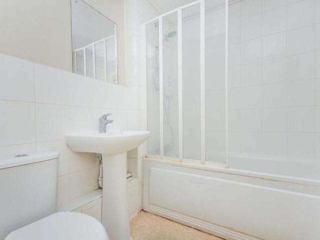 1 bedroom flat for rent in Burnt Ash Hill, London, SE12