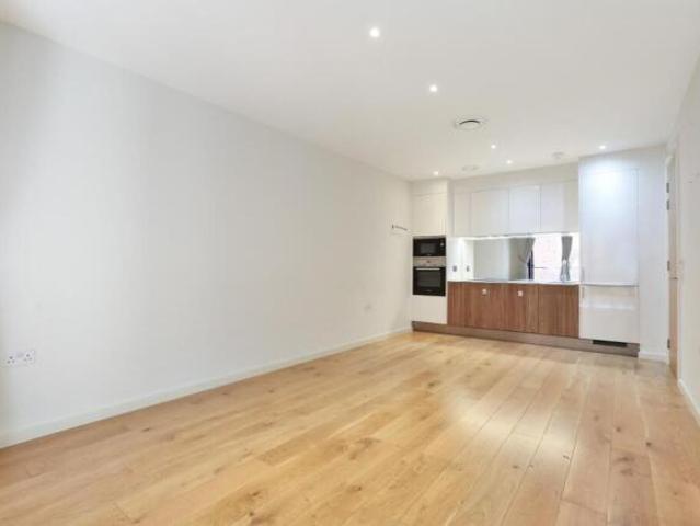1 bedroom flat for rent in Camberwell Passage SE5