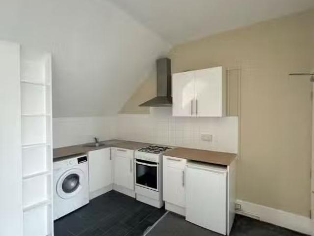 1 bedroom flat for rent in Cambridge Road, Hove, East Susinter.
