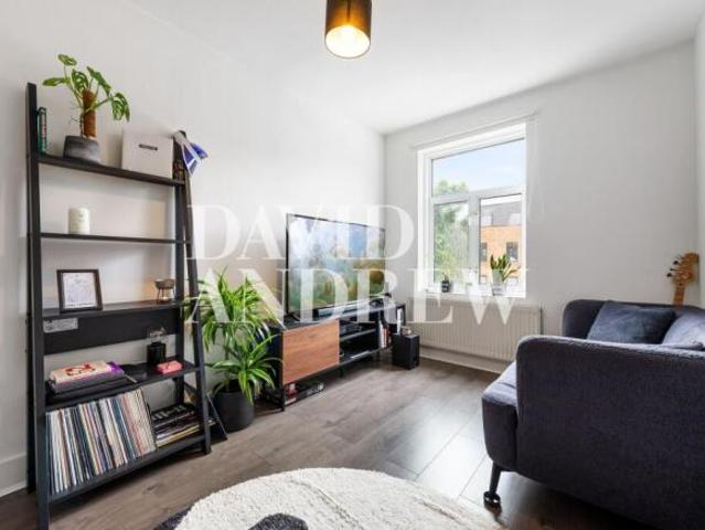 1 bedroom flat for rent in Camden High Street, London, NW1