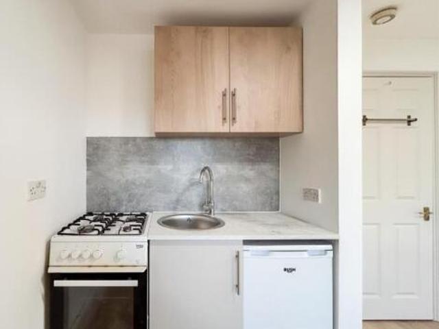 1 bedroom flat for rent in Camden Road, NW1